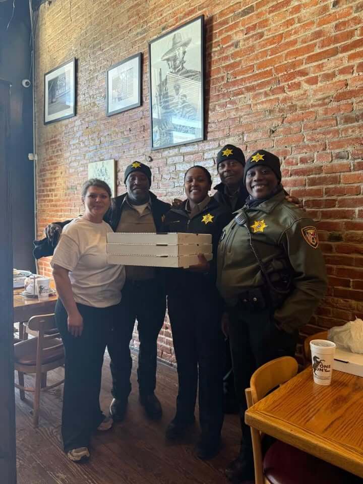 Stone Pony Restaurant provides lunch to first responders | Mississippi ...